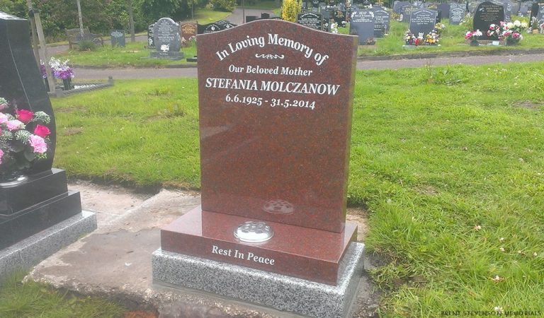 Ogee Top Headstone (Classic) – Stevenson Memorials