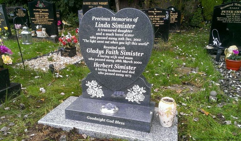 Victoria Headstone (Classic) – Stevenson Memorials